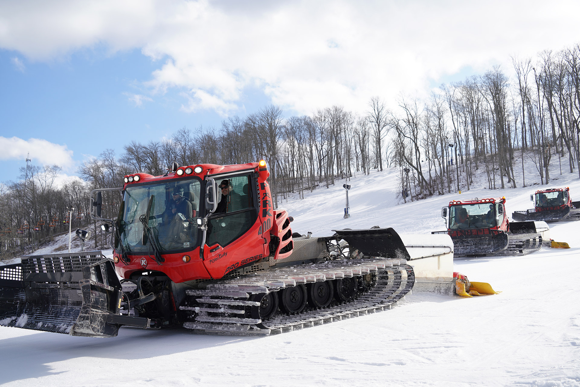 Snowmaking and Grooming – Perfect North Slopes