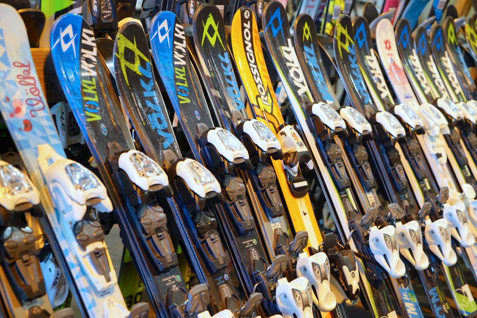 First Tracks Ski and Snowboard – Perfect North Slopes